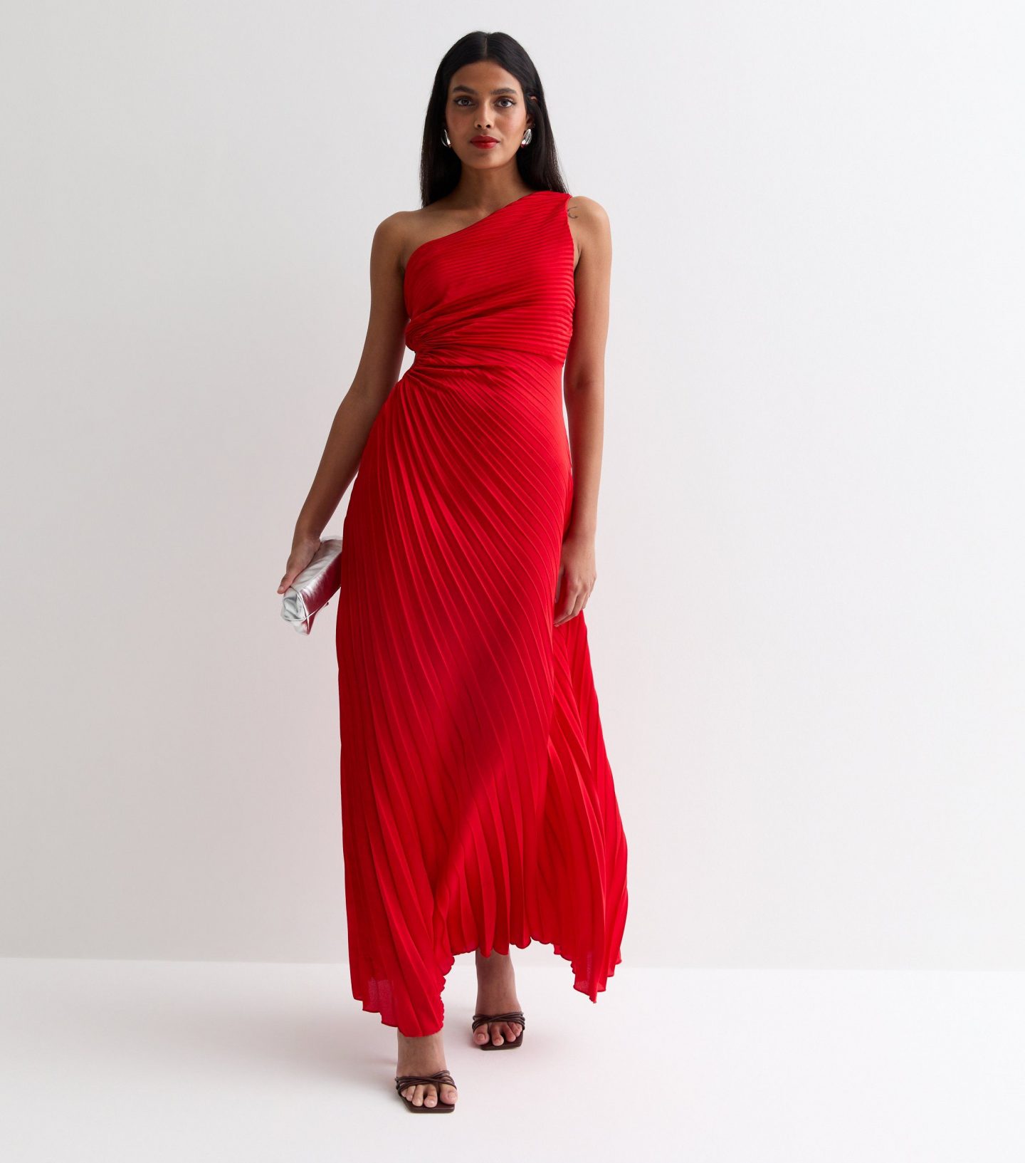 Radiant in Red: Discover Your Perfect Red Maxi Dress for Every Occasion - ItsAllBee | Solo ...