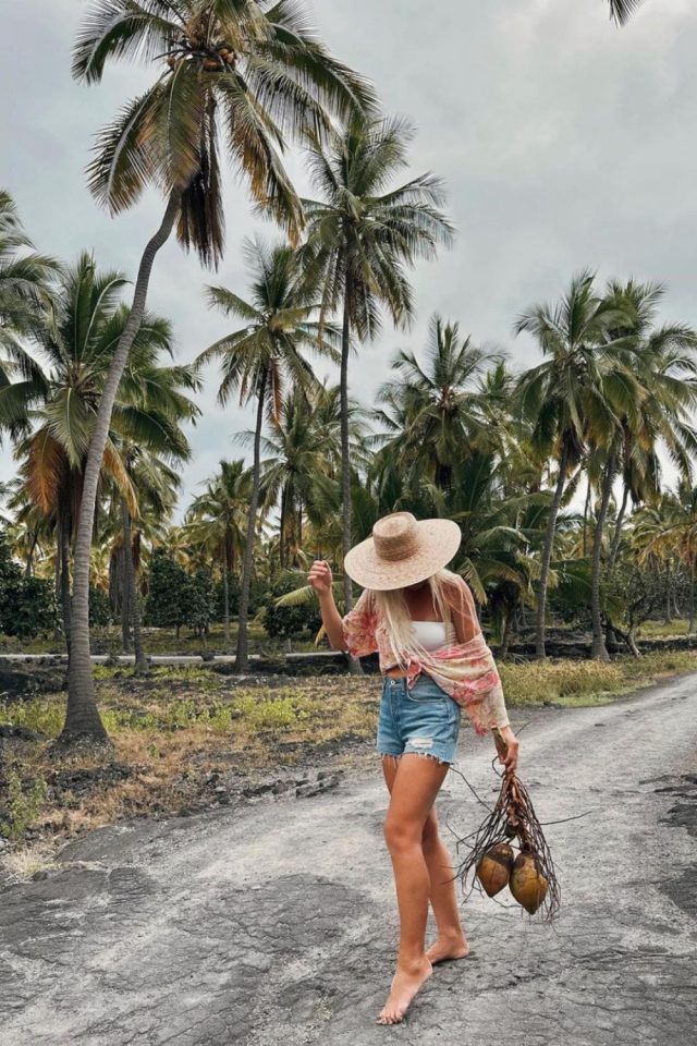 Hawaiian Vacation Outfit Ideas: Perfect Looks for Paradise - ItsAllBee ...