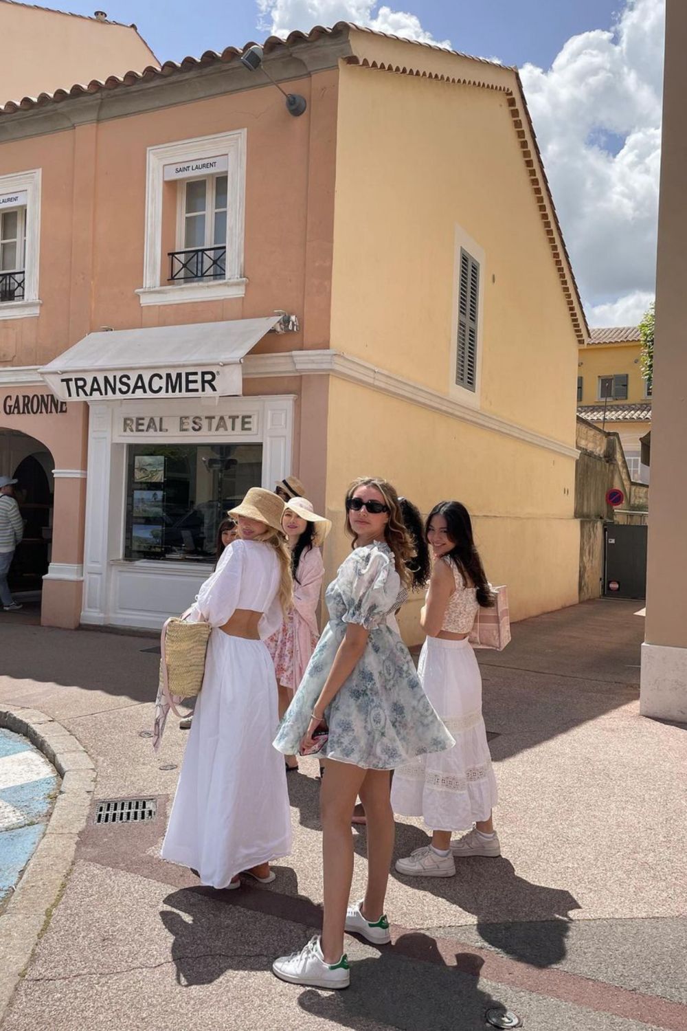 17+ St Tropez Outfit Idea: Dress Chic in the French Riviera - ItsAllBee ...
