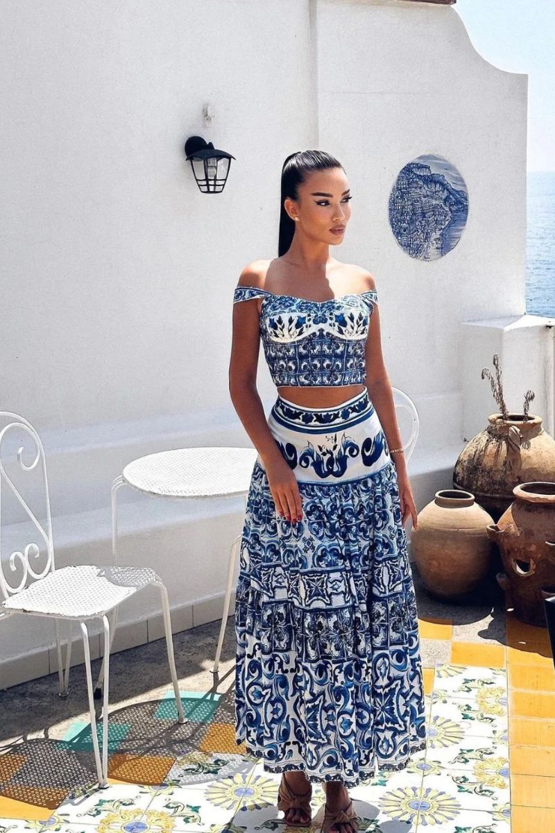 36 Amalfi Coast Outfits: A Fashion Guide to Your Italian Getaway - ItsAllBee | Solo Travel ...