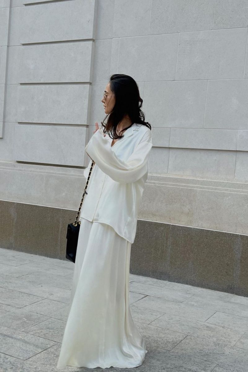 23 Chic White Maxi Skirt Outfit Ideas You Can Copy - ItsAllBee | Solo Travel & Adventure Tips