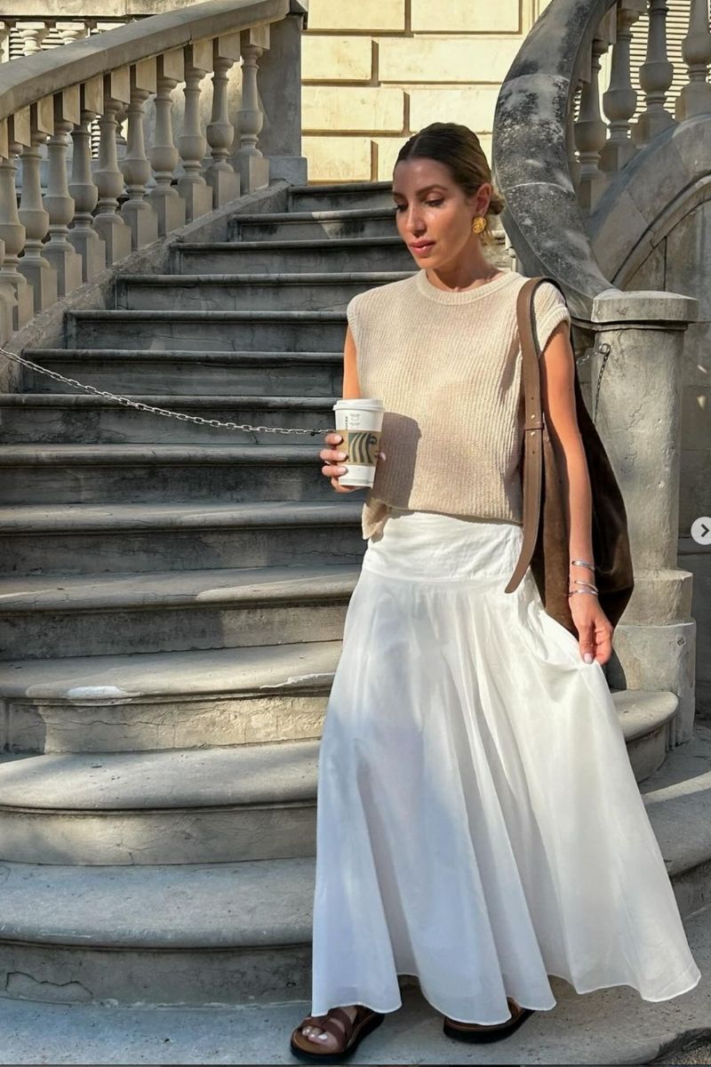 23 Chic White Maxi Skirt Outfit Ideas You Can Copy - ItsAllBee | Solo Travel & Adventure Tips